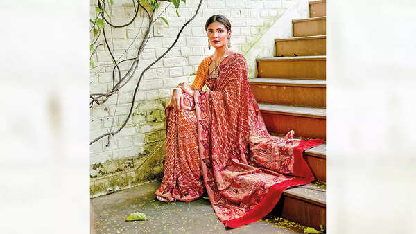 Gharchola: A work of art with bandhani and zari - Times of India