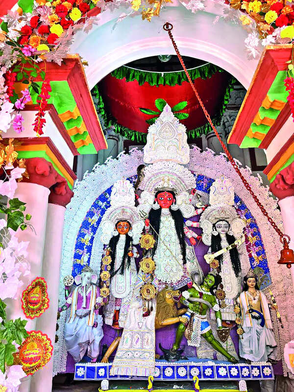 Bonedi baris hope for a peaceful start to Pujo | Events Movie News ...