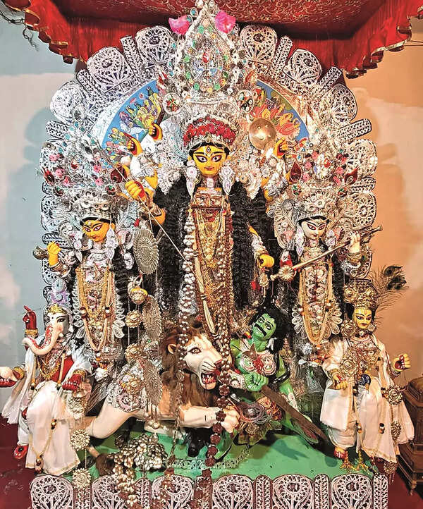 Bonedi baris hope for a peaceful start to Pujo | Events Movie News ...