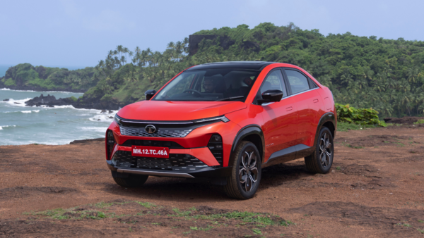 Tata Curvv petrol, diesel variant-wise features with price explained ...