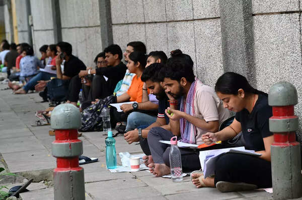 'Road to UPSC success': Delhi's Lodhi Road teems with aspirants on ...