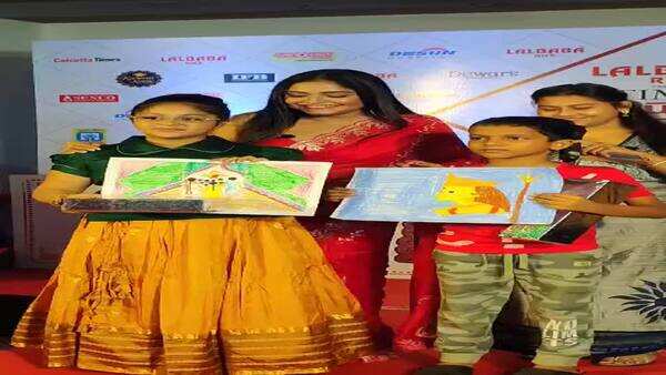 Ushoshi Sengupta celebrates World Lipstick Day with Calcutta Times