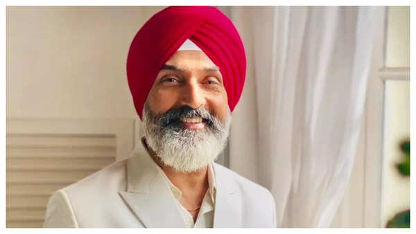 What's In My Phone With Rabb Rakha Actor Vikas Grover: Favourite ...