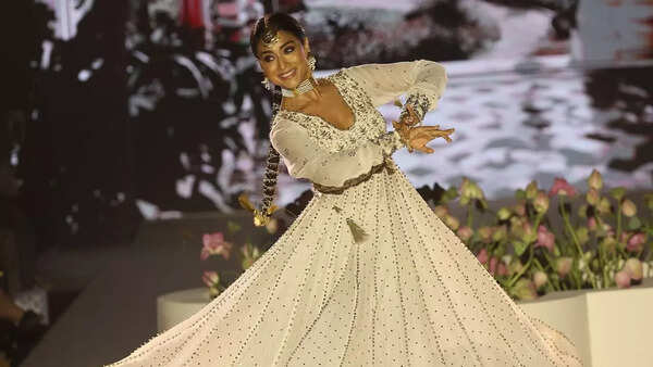 Again Drishyam Actress Shriya Saran Kisses Husband Andrei Koscheev In Public Trolls Say Why