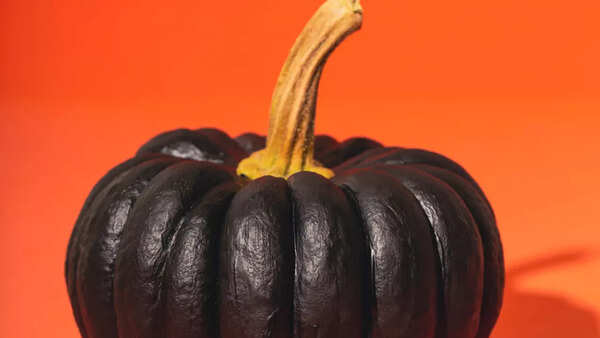 Different colours of Halloween pumpkins and their meanings decoded ...