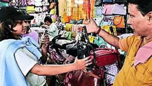 Kolkata's Gariahat market comes of e-age: Hawkers now plan doorstep ...