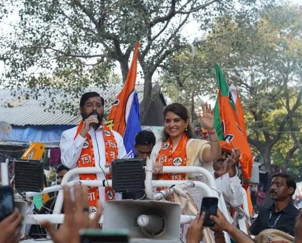 Maharashtra polls: CM Eknath Shinde campaigns for Mumbadevi candidate ...