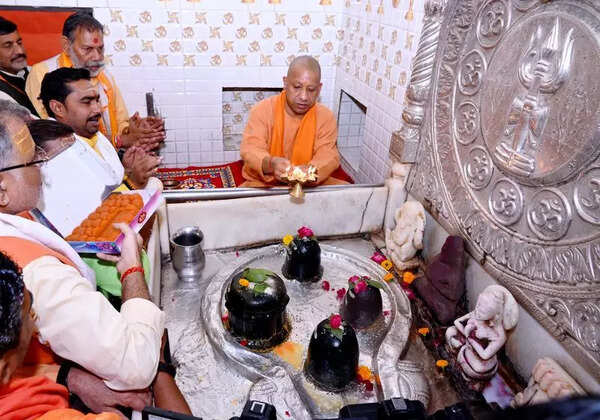 Mandakini talks about her breastfeeding scene in 'Ram Teri Ganga Maili ...