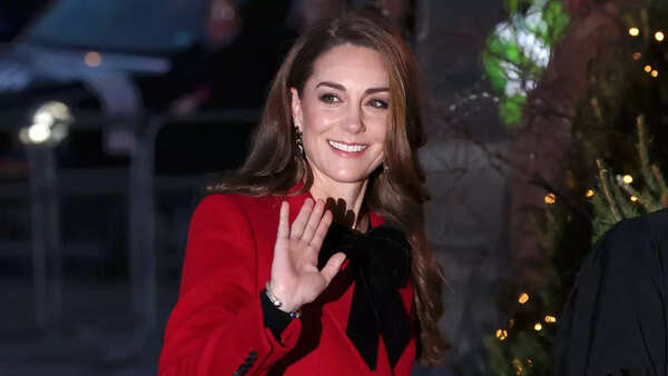 Kate Middleton steps out in her scarlet princess look for the Christmas ...