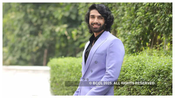 Lucknow’s vibe is very different: Bharat Ahlawat - Times of India