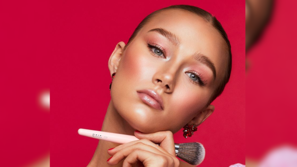 Makeup effects on skin: How long can you wear your makeup without ...