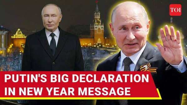 Putin Flaunts 'New Russia' Map, Displays Unique Gift From Battlefield ...