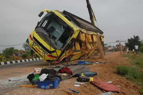 Nursery Rhymes in English: Children Video Song in English 'Bob the Train - Wheels on the Bus'