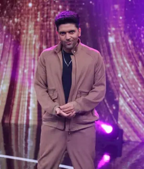 Experience The New Punjabi Music Video For Ishq Ruhani By Guru Randhawa
