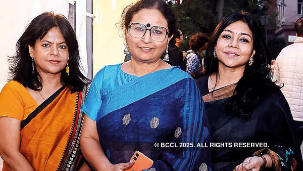 A unique solo act - Times of India