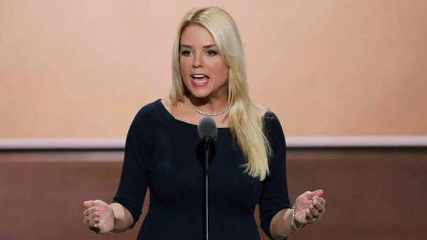 ‘How old is she?’ Pam Bondi, 59, shocks netizens with her youthful look ...