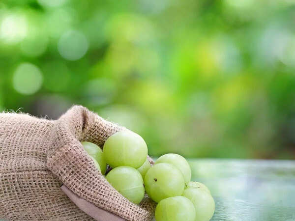 Guava vs Amla: Which has more vitamin C? - Times of India