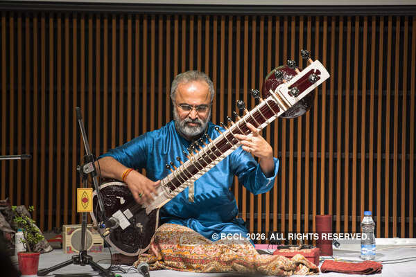 Sitar-tabla jugalbandi enchants Delhiites | Events Movie News - The ...