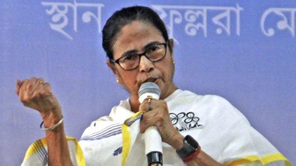 Kolkata Doctor Rape Horror: Mob Vandalise RG Kar Hospital, Pelt Stones ...