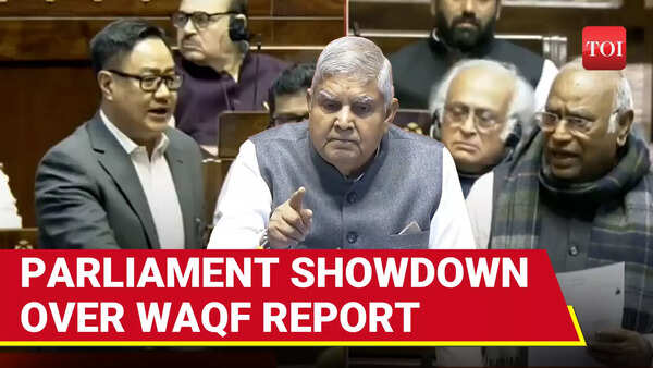 Maha Kumbh 2025: PM Modi Takes Holy Dip In Sangam, Performs Puja Amid Vedic Chants | Watch