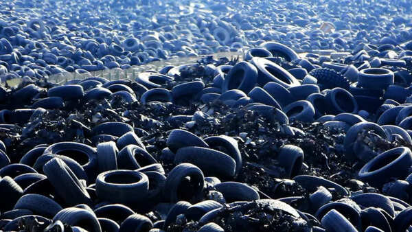 The world’s largest tyre graveyard was in Kuwait and how it suddenly ...