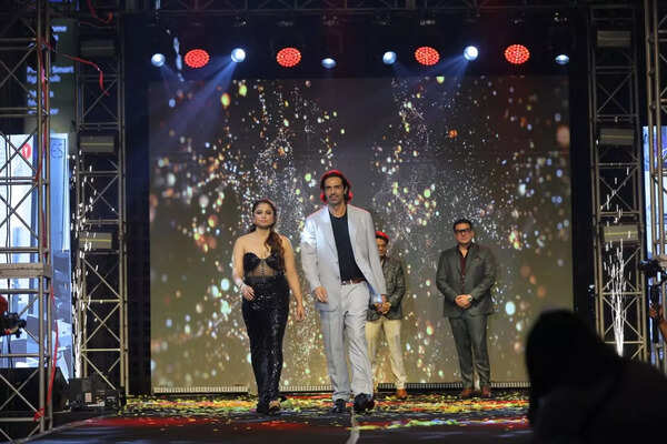 Arjun Rampal and Arbaaz Khan grace the grand finale of Banglar Sera ...