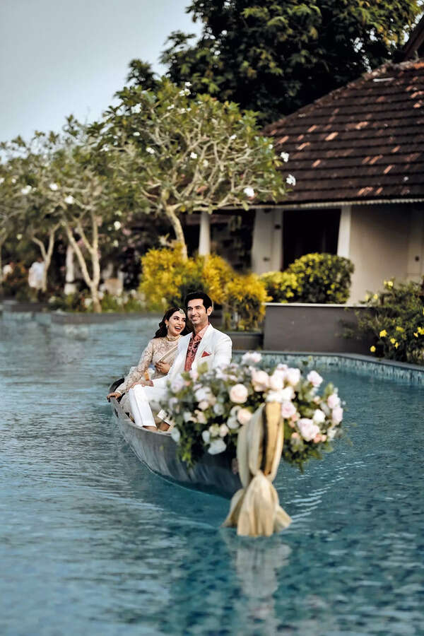 A dreamy reception for Parvati and Aashrith | Kannada Movie News - The Times of India