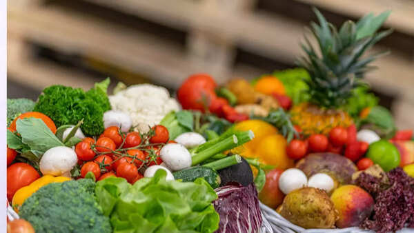7 nutrient-rich foods that must be eaten raw - The Times of India
