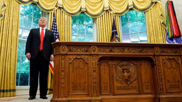 Donald Trump changes 145-year-old iconic desk at Oval Office; here’s ...