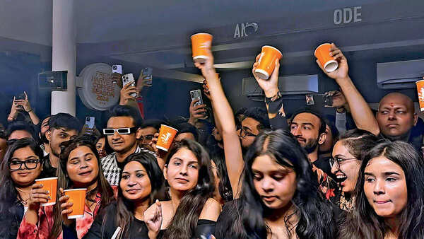 Coffee raves bring a club-like feel to cafes - The Times of India