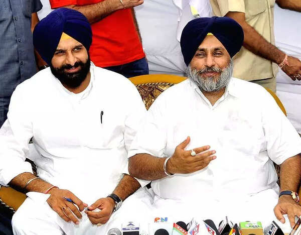 Gun Attack Inside Golden Temple: Watch Moment When Gunshots Terrified Akali Dal's Badal