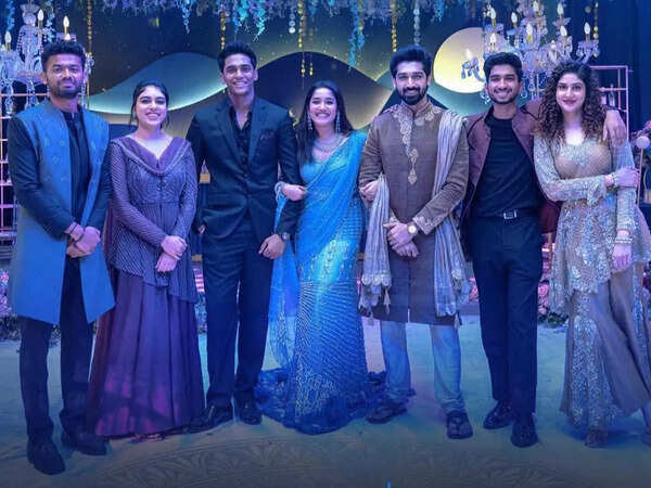 'Wink girl' Priya Prakash Varrier turns up the heat on social media ...