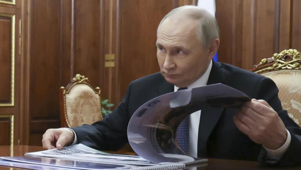 Putin SHOCKS West; Unveils First-Ever RUSSIAN SUPERJET Despite ...