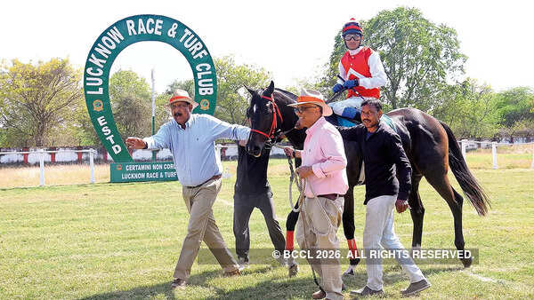 Lucknowites high on fashion and fun at these horse races | Events Movie ...