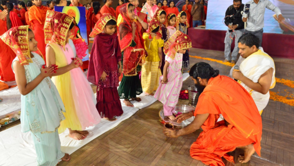 Swami Ramdev enters the 31st year of Sanyas, marks the occasion with ...
