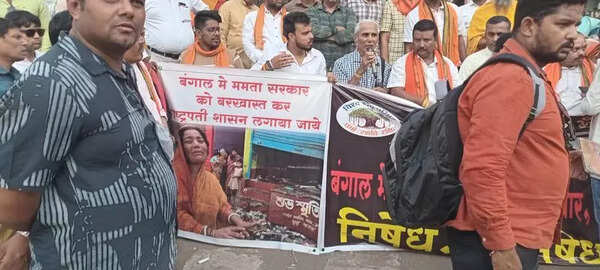 Justin Trudeau Grooves at Taylor Swift’s Show Amid Montreal Riots