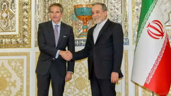 Iran's New Etemad & Ghadr-380 Missiles Send Shockwaves In U.S. & Israel ...