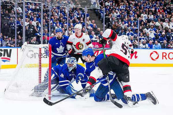 Anthony Stolarz Stands tall: Big saves and bigger hit fuel Leafs ...