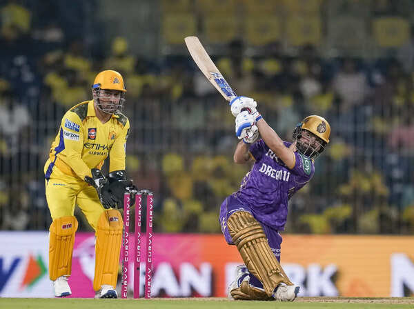 Sakshi Dhoni Seen Consoling MS Dhoni After CSK's Defeat