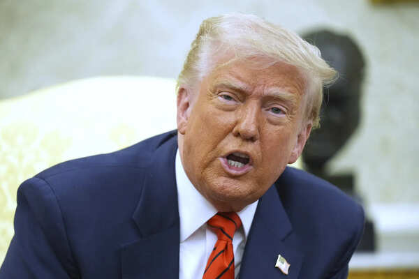 Kriti Sanon makes victory sign as she gets papped outside a restaurant ...