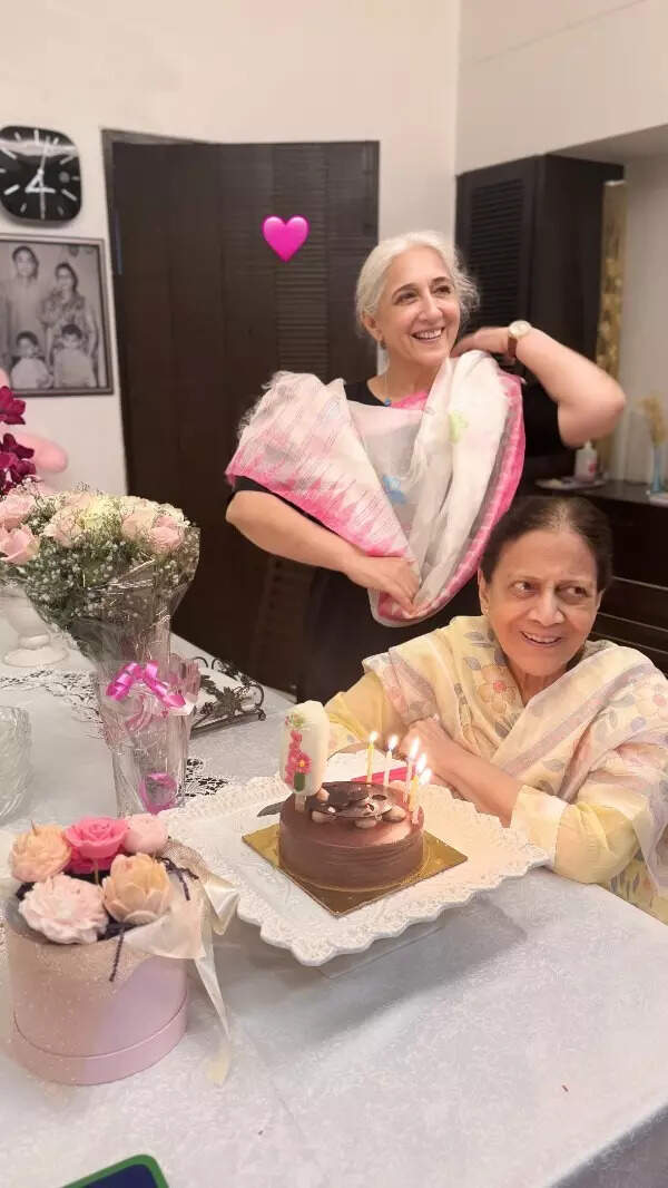 Gauri Spratt joins Aamir Khan as he celebrates Mother's Day with mom ...