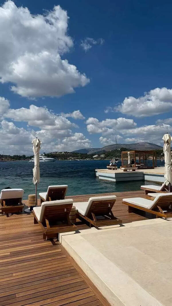 Zach Werenski and Odette Peters are soaking up sun-kissed luxury in ...