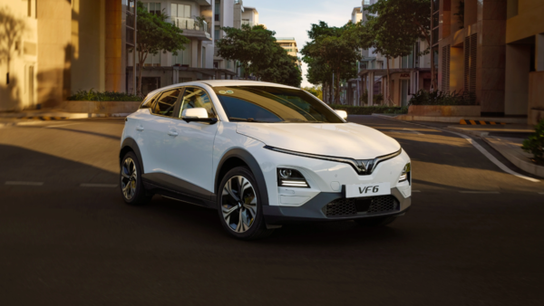 VinFast displays VF6 and VF7 EVs across India ahead of launch: Design ...