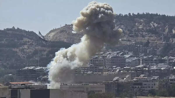 50 Iranian Ballistic Missiles ‘Smash’ Key Israeli Military Sites ...