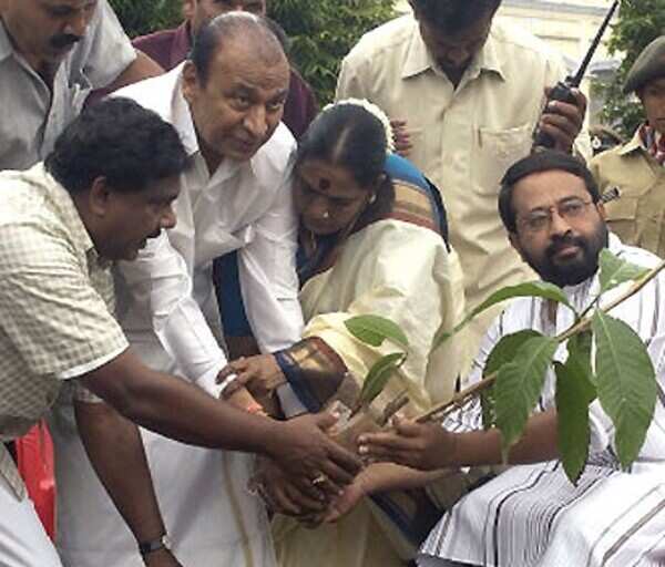 Kannada actor Rajkumar dies of heart attack | Hindi Movie News - Times ...