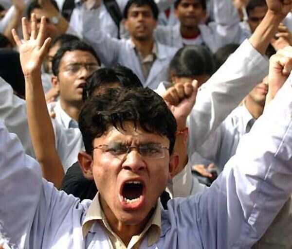 Medical students protest in Delhi against reservations | India News ...