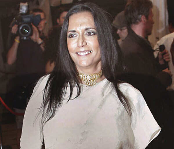 Ritu drapes Deepa Mehta in Benarasi for Oscars | English Movie News ...