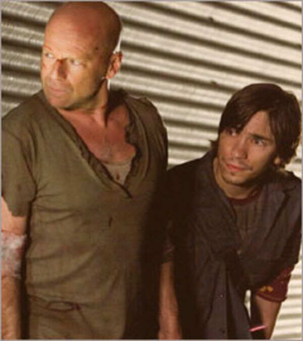 Die Hard 4.0 (Now Playing) | English Movie News - Times of India