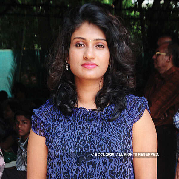 Swetha Menon Photos | Swetha Menon Images | Swetha Menon Pictures ...