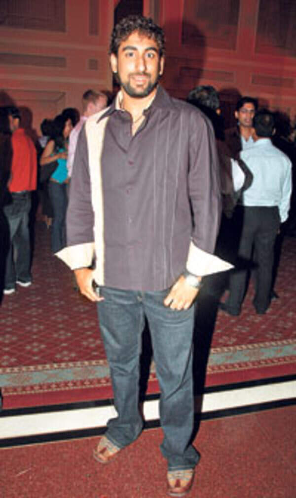 Rocking launch party of 'Yuva' | Events Movie News - Times of India